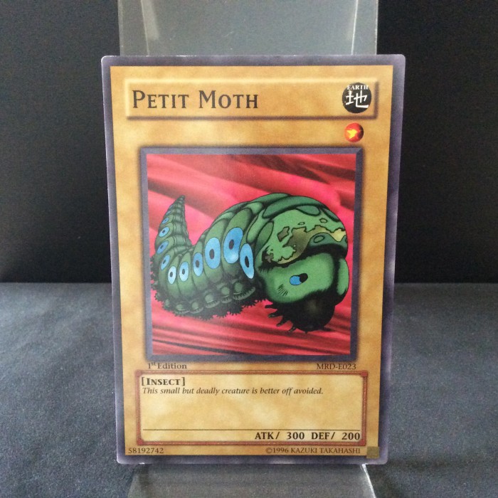 Petit Moth - MRD-E023 - 1st edition - English - Light Played | TCGX